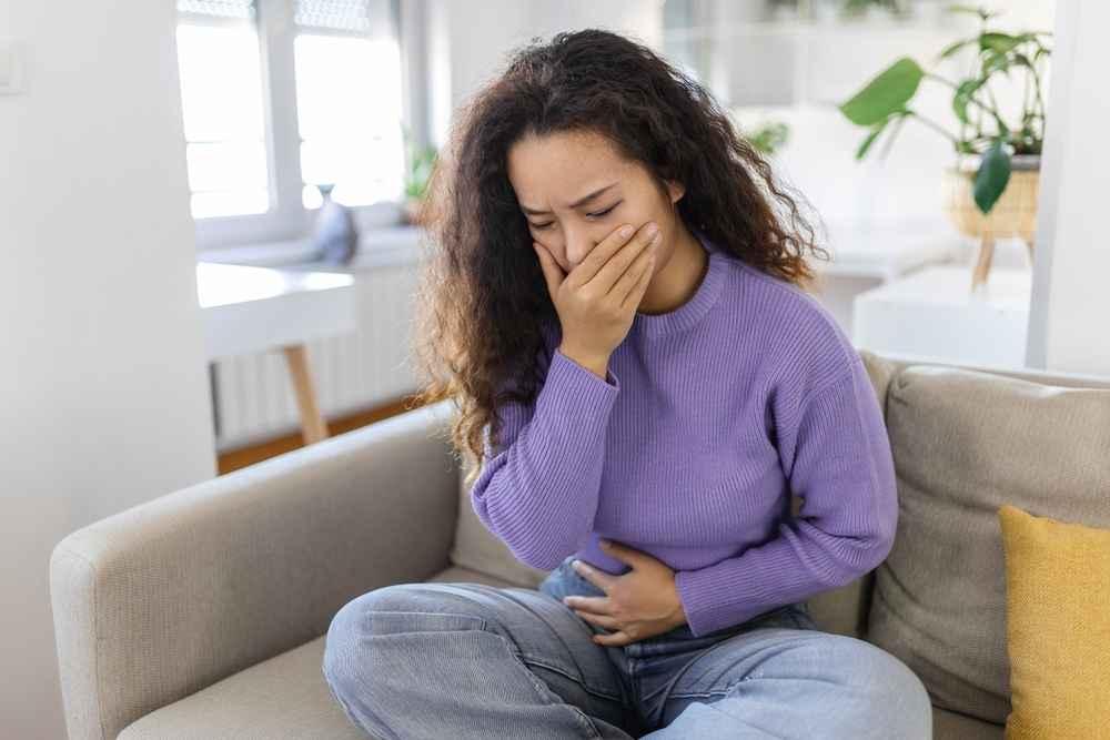 4 Perbedaan Mual Saat Hamil dan Masuk Angin - Hello Sehat