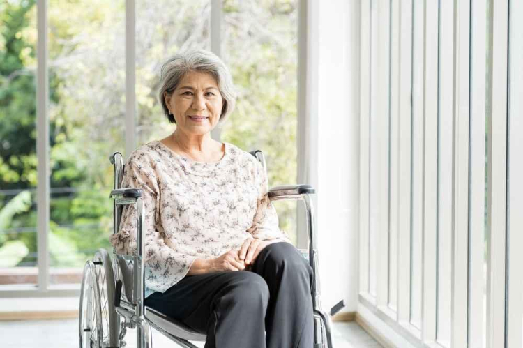 Umur Berapa Seseorang Masuk Kategori Lansia? - Hello Sehat