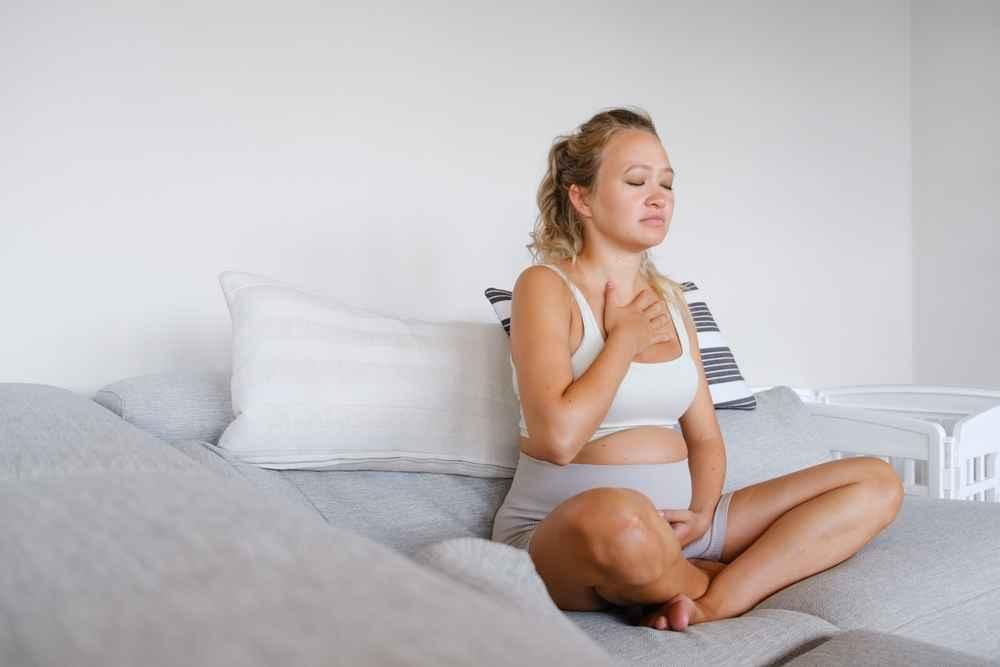 5 Penyebab Sesak Napas Saat Hamil Trimester 3 - Hello Sehat