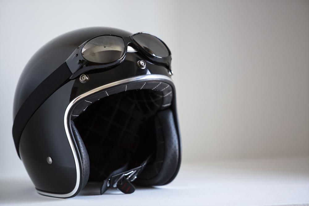 10 Merk Helm Half Face Terbaik yang Modelnya Keren - Hello Sehat