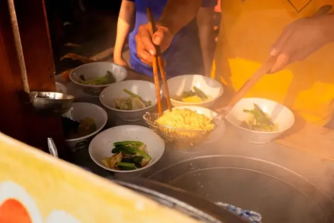 Bolehkah Ibu Hamil Makan Mie Ayam? Ini Aturannya