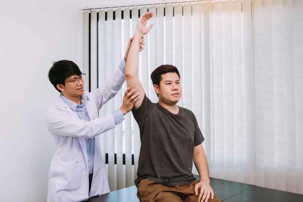 Fisioterapi Dada: Manfaat, Jenis, dan Efek Samping