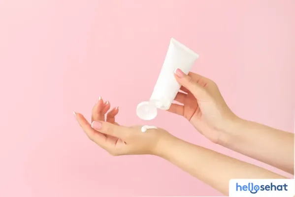 10 Merk Hand Cream Terbaik untuk Atasi Kulit Kering - Hello Sehat