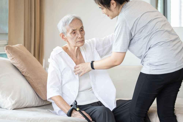 Hemiparesis: Gejala, Penyebab, dan Pengobatan - Hello Sehat
