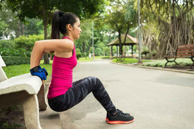 Cara Melakukan Tricep Dips dan Manfaatnya untuk Kesehatan