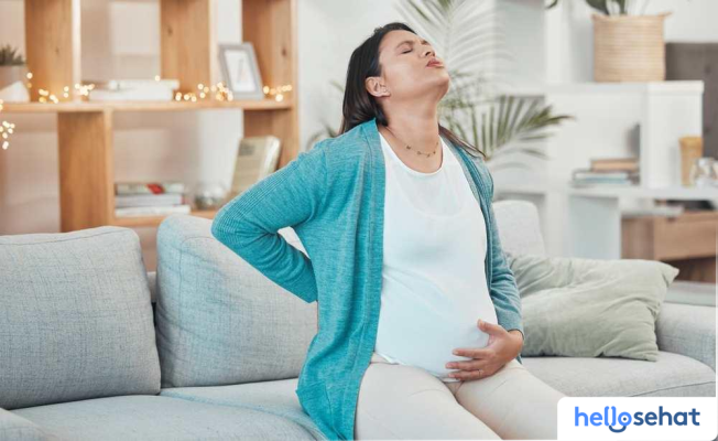 6 Cara Mengatasi Sakit Punggung Saat Hamil Trimester 3